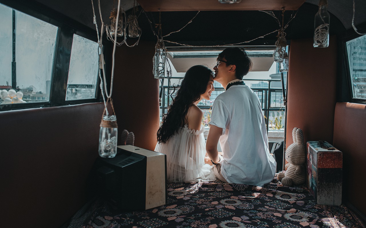 How to impress a girl with a few good words from the beginning?
